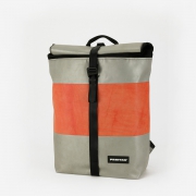 CHOOSE A FREITAG
