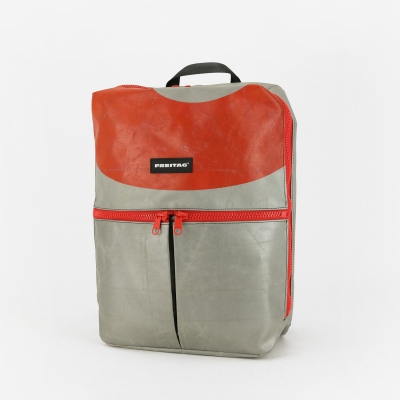 FREITAG :: FRINGE F49 :: Two zippers and butterfly outer pockets, it ...