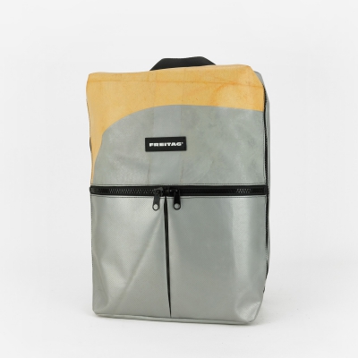 FREITAG :: FRINGE F49 :: Two zippers and butterfly outer pockets, it ...