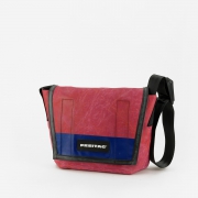 CHOOSE A FREITAG