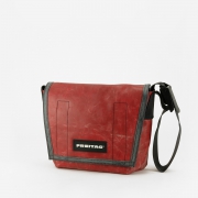 CHOOSE A FREITAG