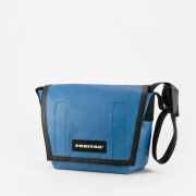 CHOOSE A FREITAG