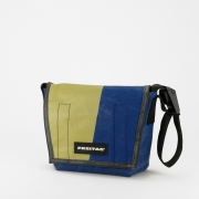 CHOOSE A FREITAG
