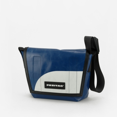 FREITAG :: LASSIE F11 :: Messenger classic, size Small.