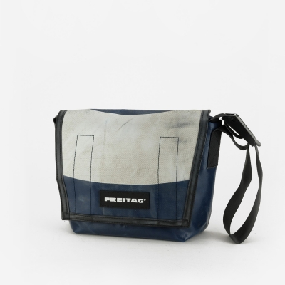 FREITAG :: LASSIE F11 :: Messenger classic, size Small.
