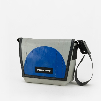 FREITAG :: LASSIE F11 :: Messenger classic, size Small.