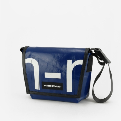 FREITAG :: LASSIE F11 :: Messenger classic, size Small.