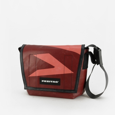 FREITAG :: LASSIE F11 :: Messenger classic, size Small.