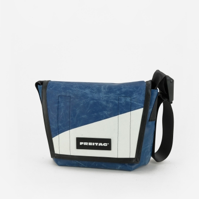 FREITAG :: LASSIE F11 :: Messenger classic, size Small.