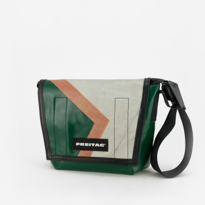 FREITAG :: LASSIE F11 :: Messenger classic, size Small.
